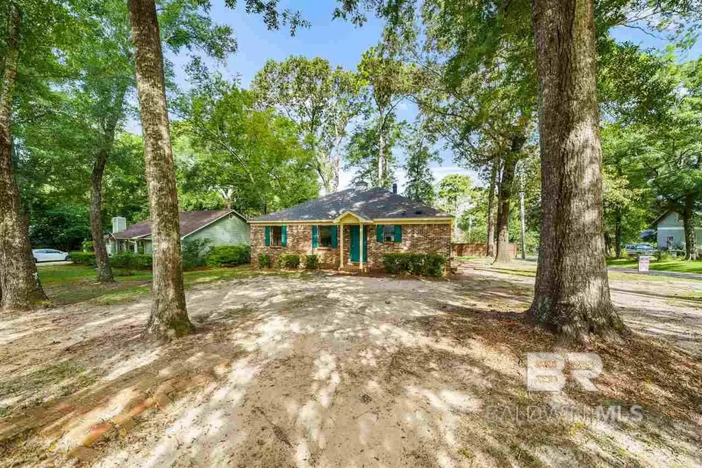 3 Bed 2.00 Bath Home in Fruit & Nut District, Fairhope - For Sale $2000