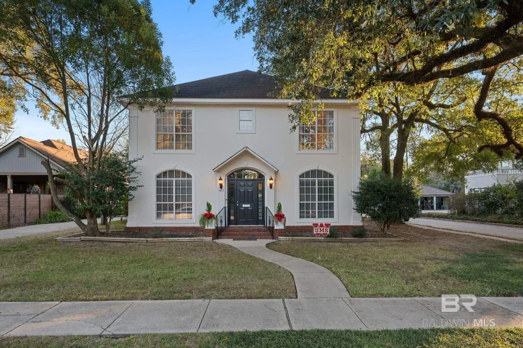 4 Bed 3.00 Bath Home in Midtown, Mobile - For Sale $469000
