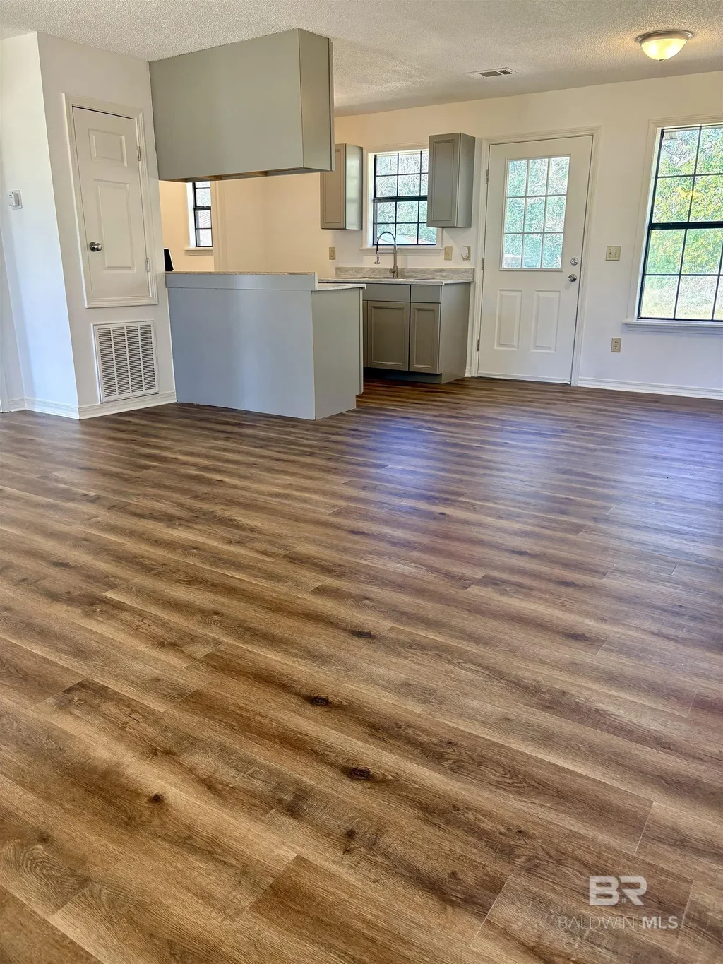 3 Bed 2.00 Bath Home in Not Applicable, Evergreen - For Sale $139900