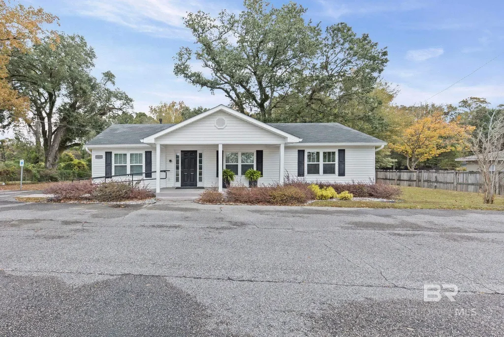 Bed Bath Home in AL, Mobile - For Sale $695000