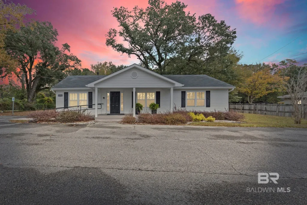 Bed Bath Home in AL, Mobile - For Sale $695000