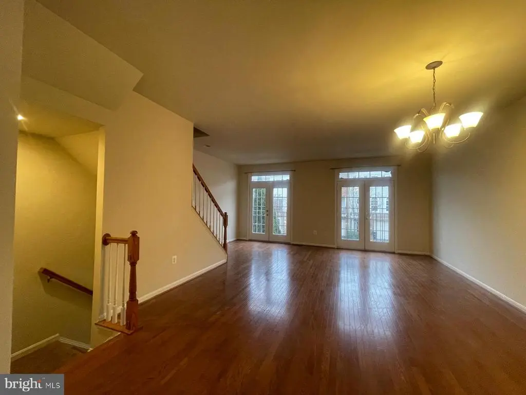 24693 Kings Canyon Sq, Aldie Property Listing: MLS® #VALO2114858