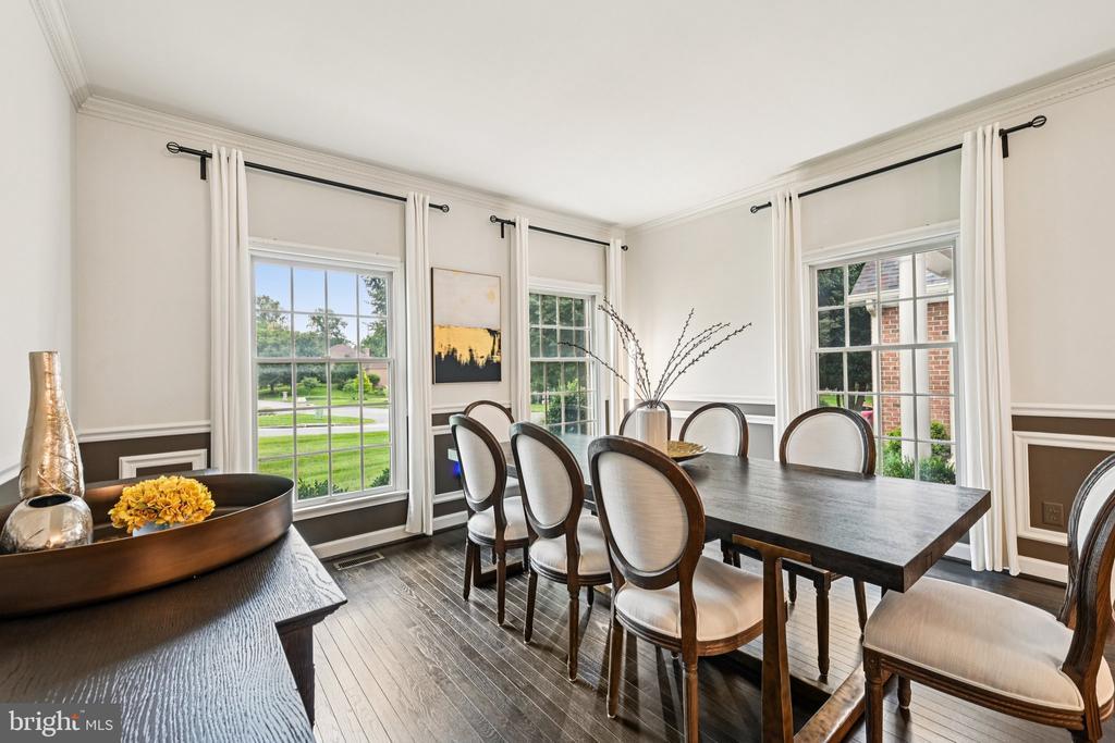 2 Hurlingham Ct, Pikesville Property Listing: MLS® #MDBC2133866