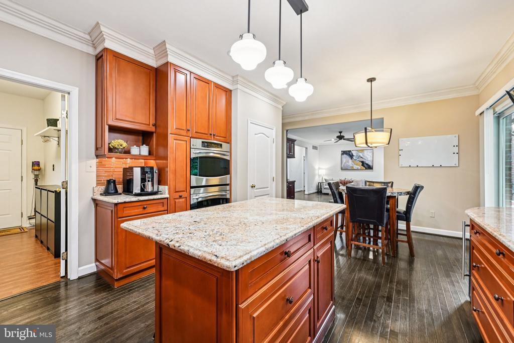 2 Hurlingham Ct, Pikesville Property Listing: MLS® #MDBC2133866