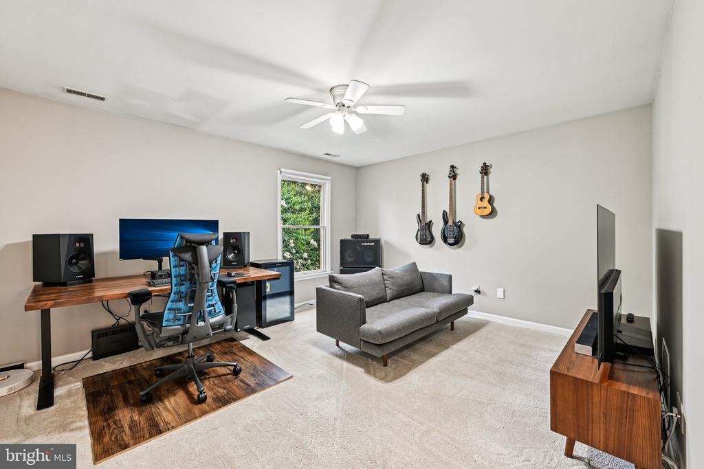 2 Hurlingham Ct, Pikesville Property Listing: MLS® #MDBC2133866