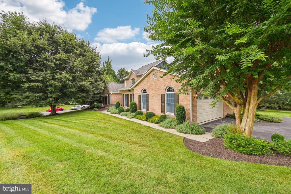 2 Hurlingham Ct, Pikesville Property Listing: MLS® #MDBC2133866