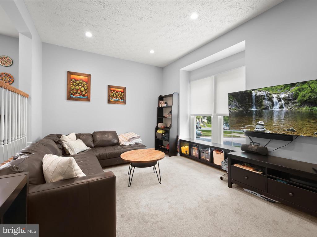 6300 Loring Dr, Columbia Property Listing: MLS® #MDHW2053114