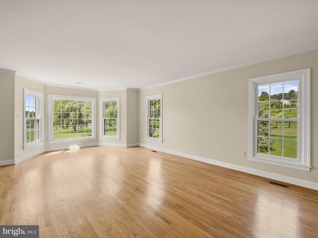 17580 Hardy Rd, Mount Airy Property Listing: MLS® #MDHW2055532