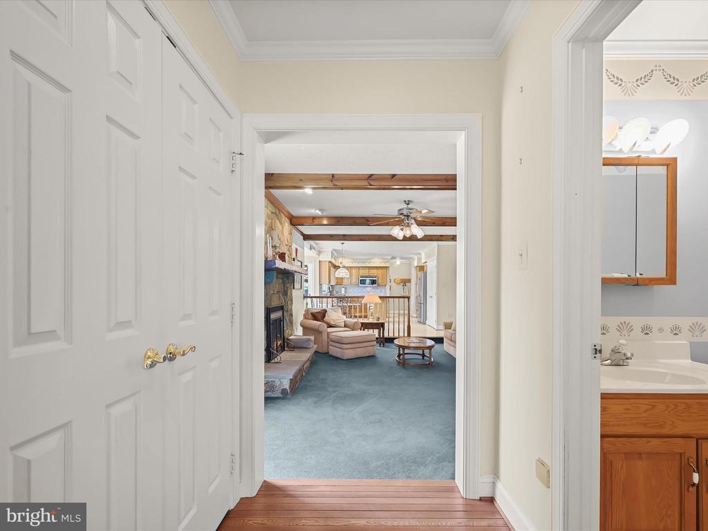 17580 Hardy Rd, Mount Airy Property Listing: MLS® #MDHW2055532