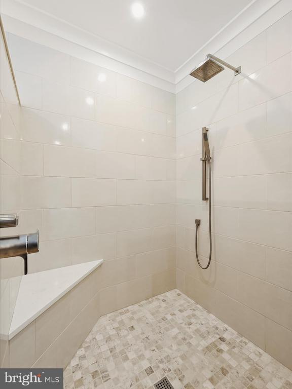 17580 Hardy Rd, Mount Airy Property Listing: MLS® #MDHW2055532