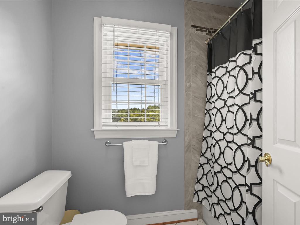 17580 Hardy Rd, Mount Airy Property Listing: MLS® #MDHW2055532