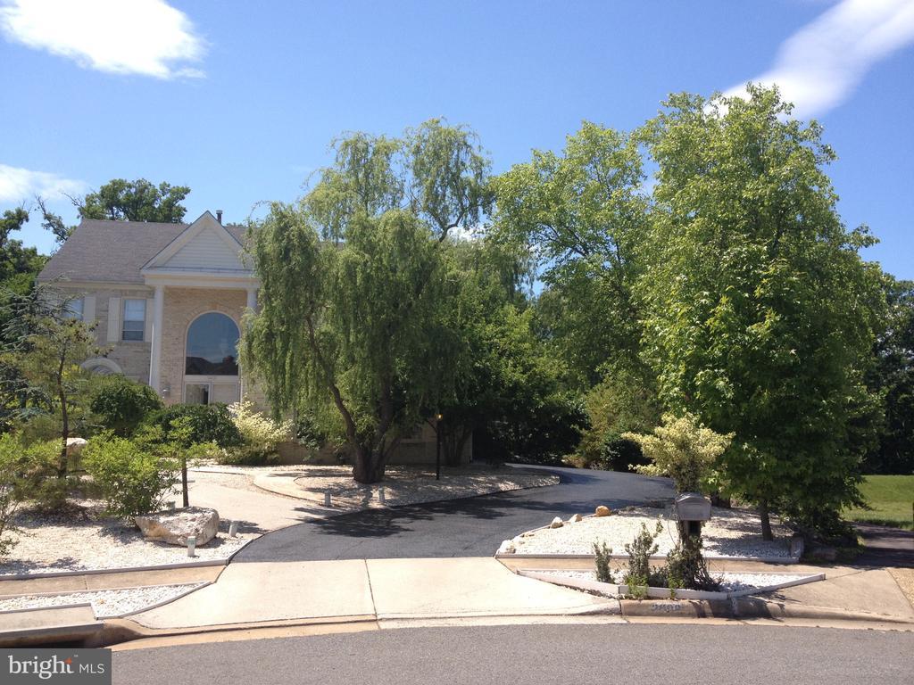 Home for Sale at 13608 Fernbrook Ct, CENTREVILLE, Colonial Property ...