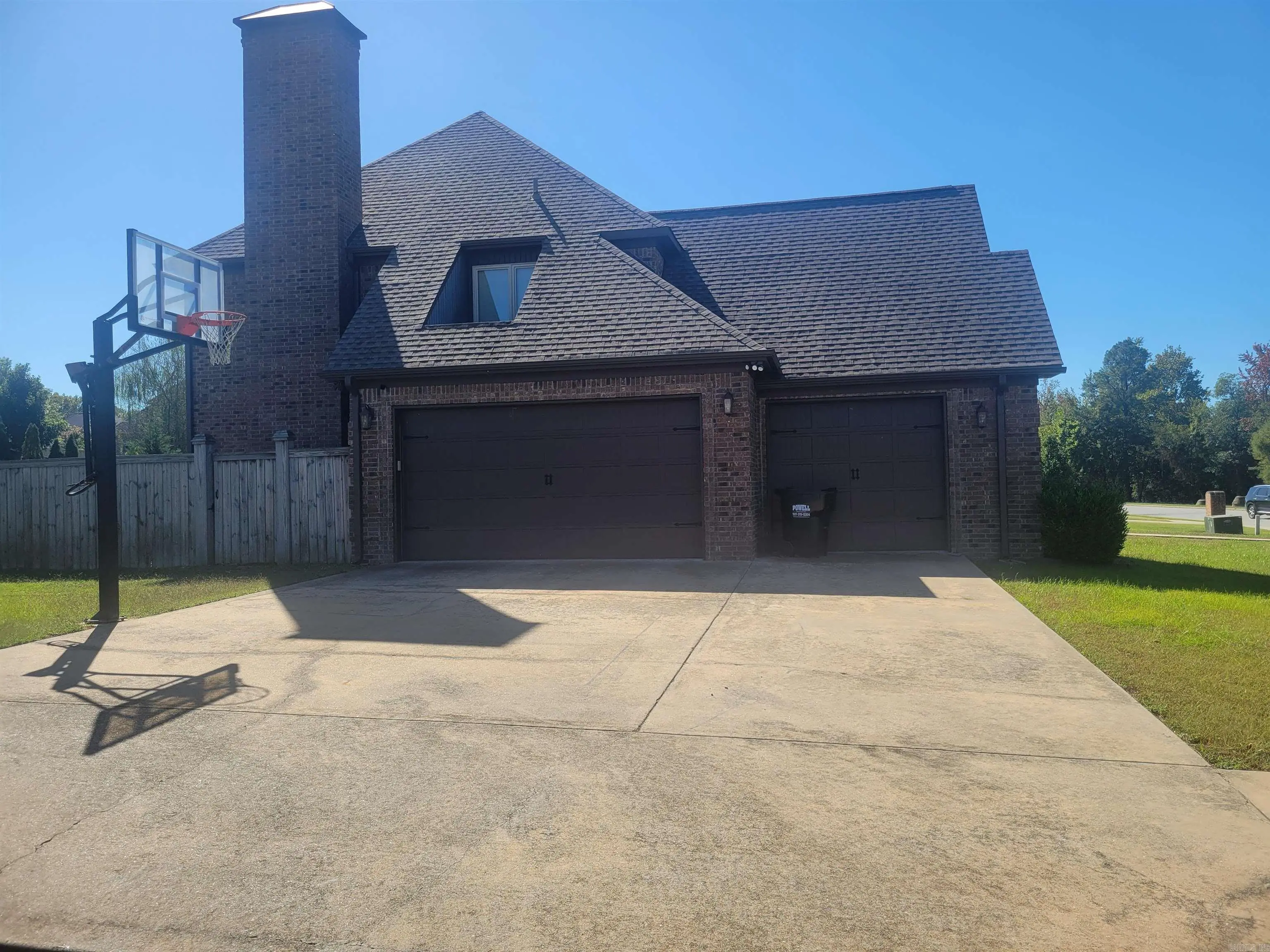 8010 Worth Avenue, Benton Property Listing: MLS® #25040099