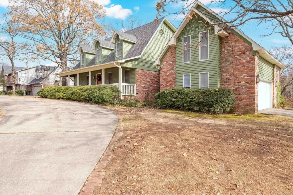 5916 North Hills Boulevard, Sherwood Property Listing: MLS® #25049953