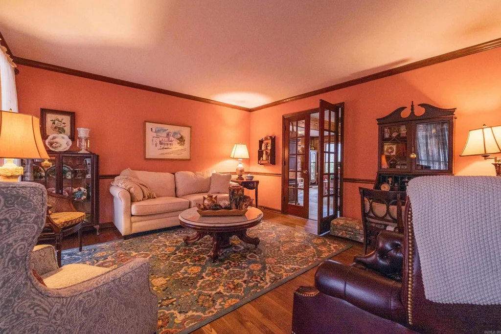 5916 North Hills Boulevard, Sherwood Property Listing: MLS® #25049953