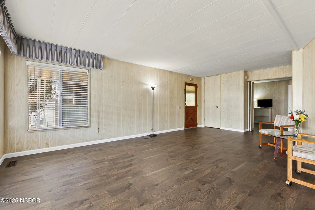 1701 S Thornburg Street 122, Santa Maria Property Listing: MLS® #26000002