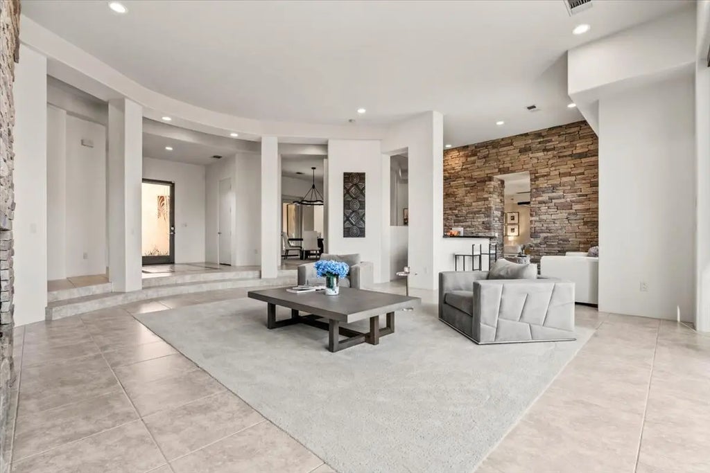 50380 Via Serenidad, La Quinta Property Listing: MLS® #219140912