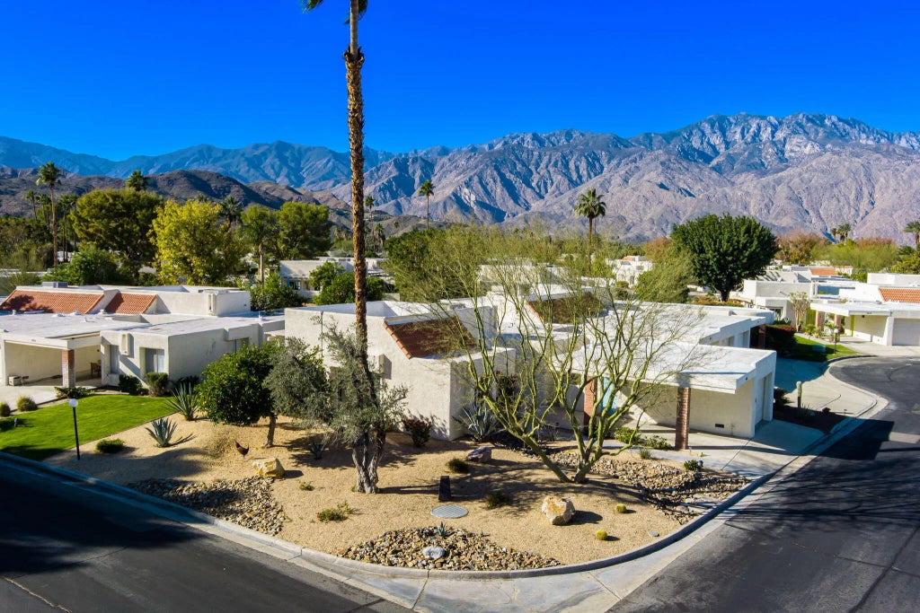 6071 Hazeltine Plaza, Palm Springs Property Listing: MLS® #219141519