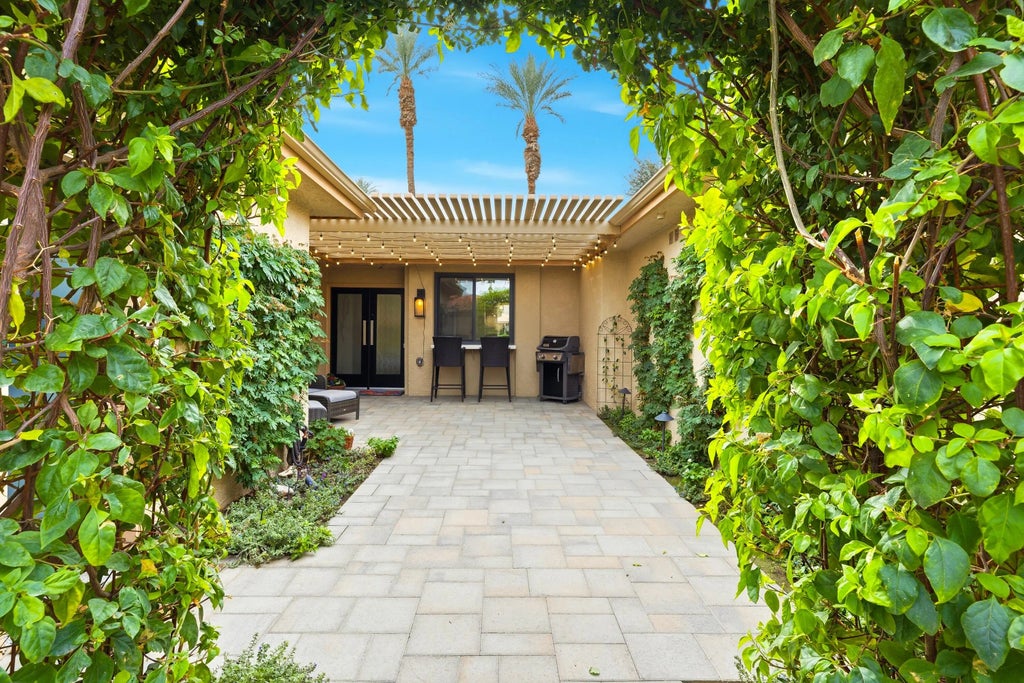 24 Palma Drive, Rancho Mirage Property Listing: MLS® #219141958