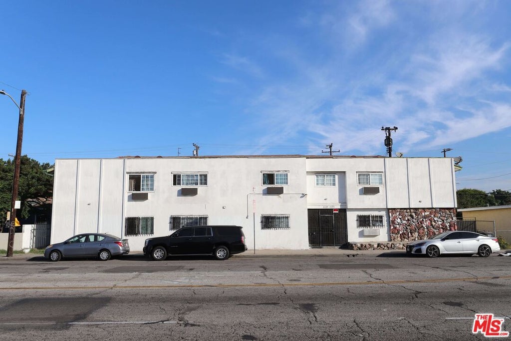 2201 E Compton Blvd | COMPTON Apartment Building | $2500000