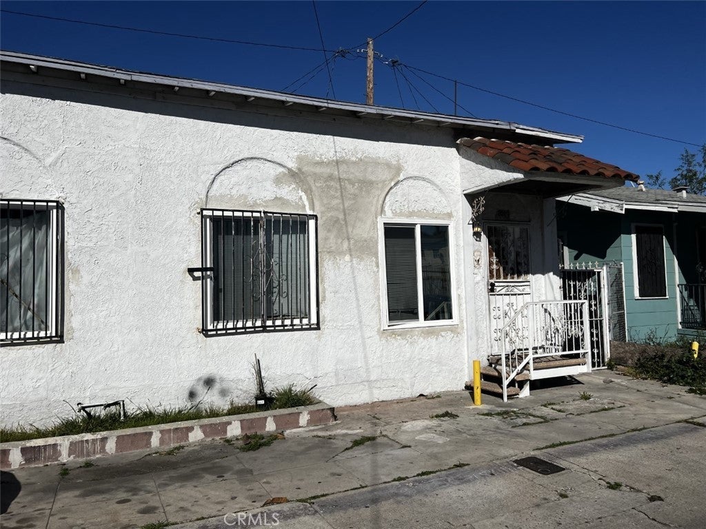 1039 E Chanda Ct | LONG BEACH Duplex | $500000