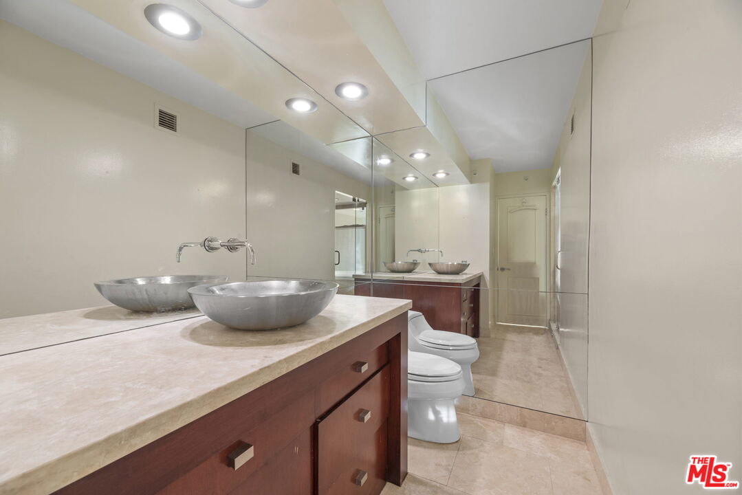 201 Ocean Ave 701b, SANTA MONICA Property Listing: MLS® #25499127