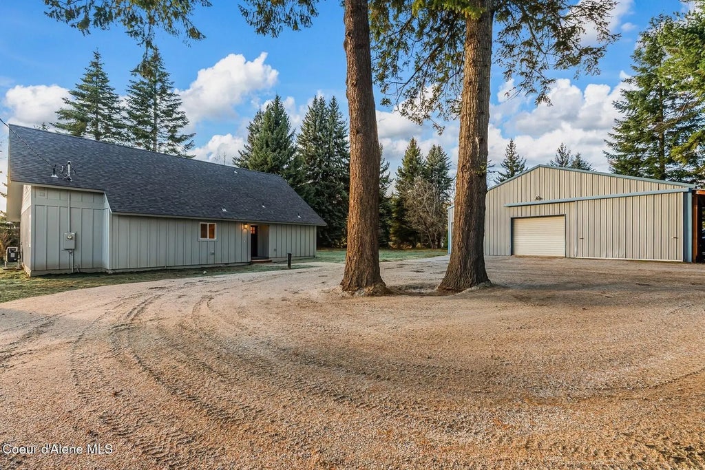 14981 Highway 2, Laclede Property Listing: MLS® #25-11127