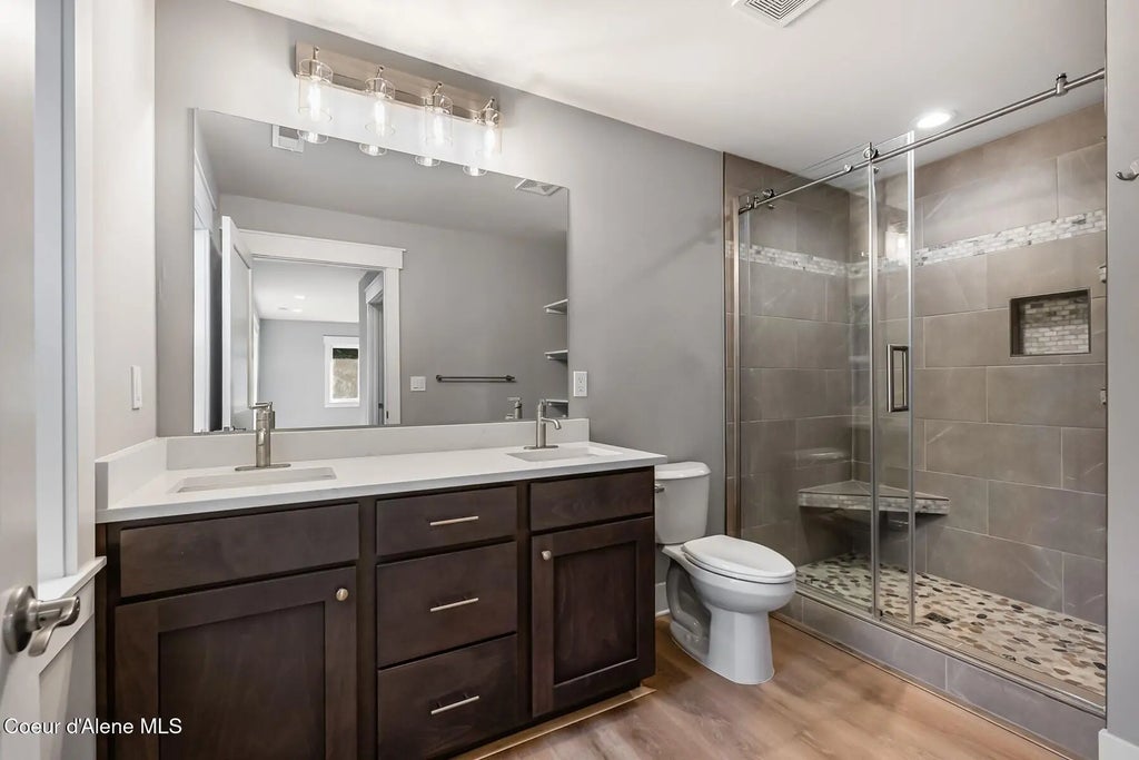 14981 Highway 2, Laclede Property Listing: MLS® #25-11127