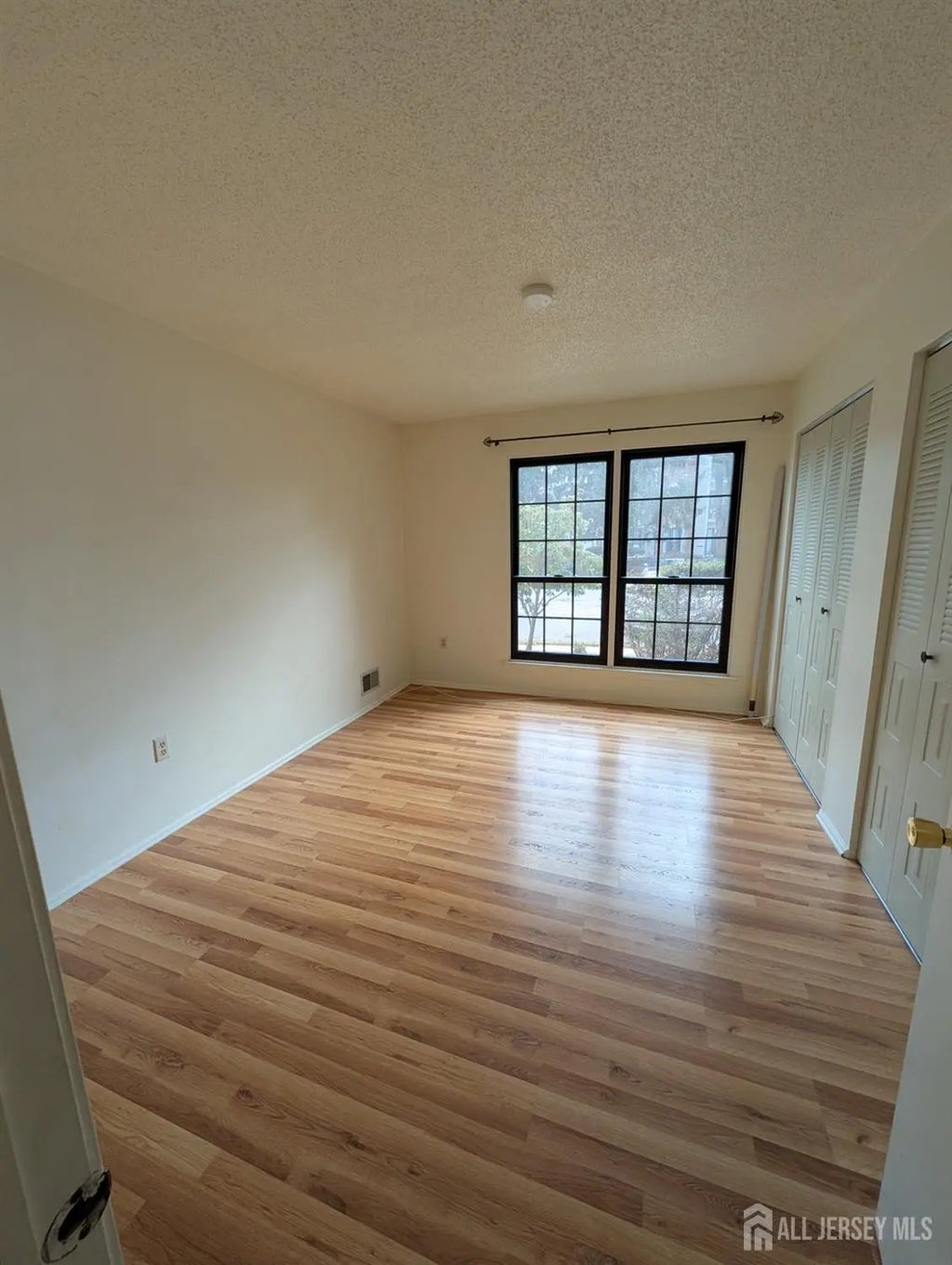 381 Lancaster Court, Piscataway Property Listing: MLS® #2605848R