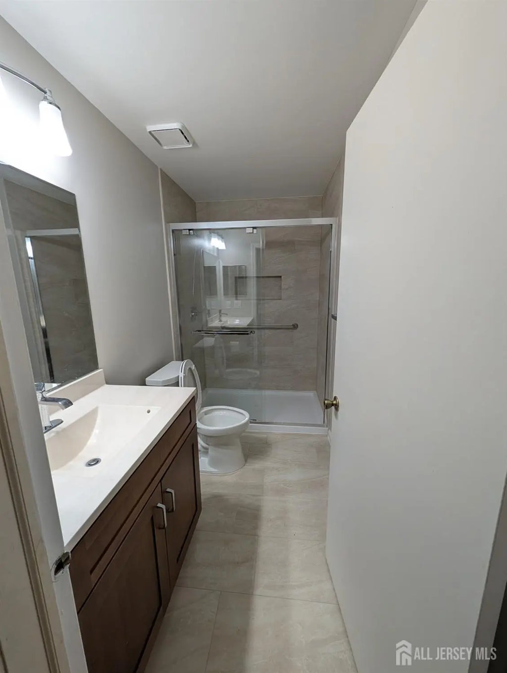 381 Lancaster Court, Piscataway Property Listing: MLS® #2605848R