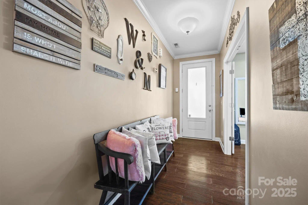 1711 Kelley Lake Drive, York Property Listing: MLS® #4295365