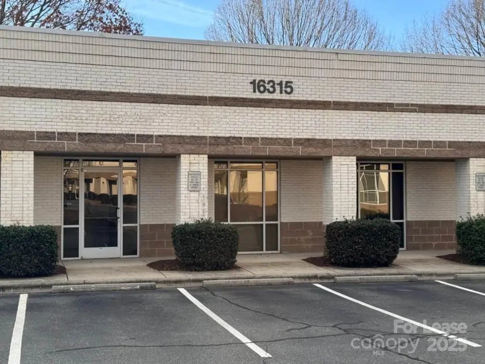 16315 Northcross Drive, Huntersville Property Listing: MLS® #4331005