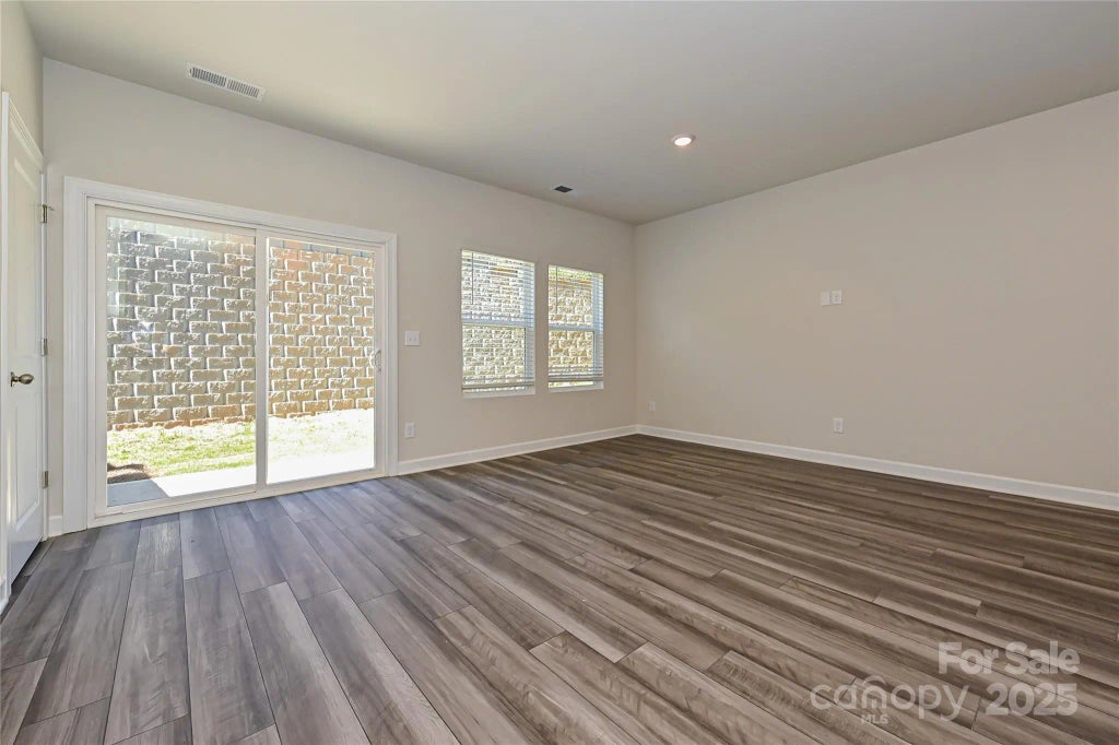 8113 Hidden Springs Trail, Charlotte Property Listing: MLS® #4331244