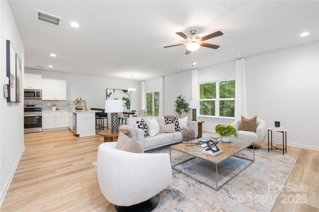 1418 Summerville Road, Charlotte Property Listing: MLS® #4333280