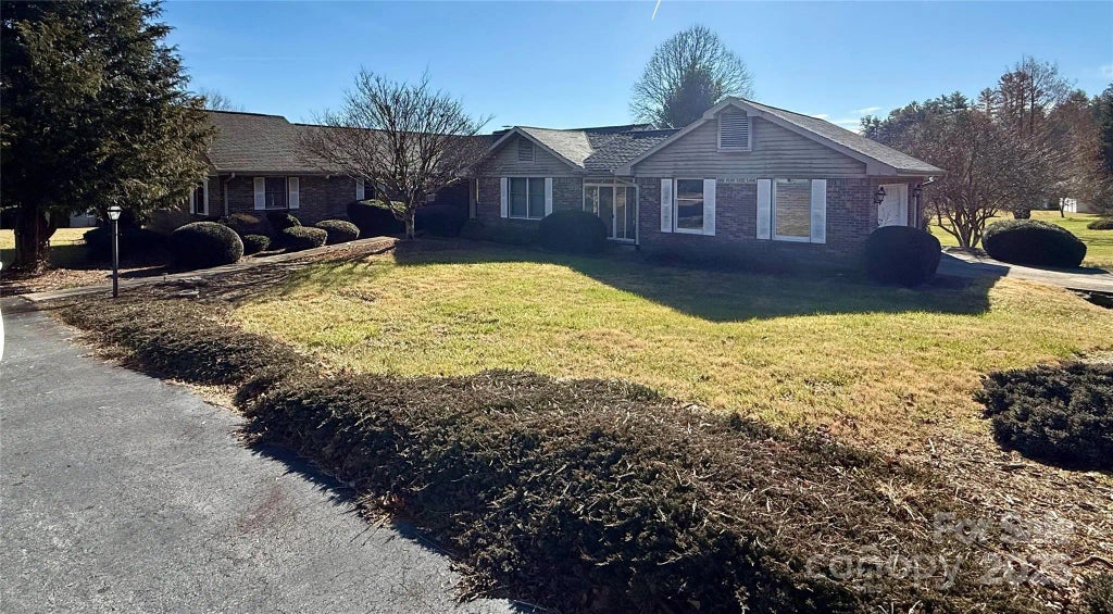 2001 Plum Tree Lane, Hendersonville Property Listing: MLS® #4333550