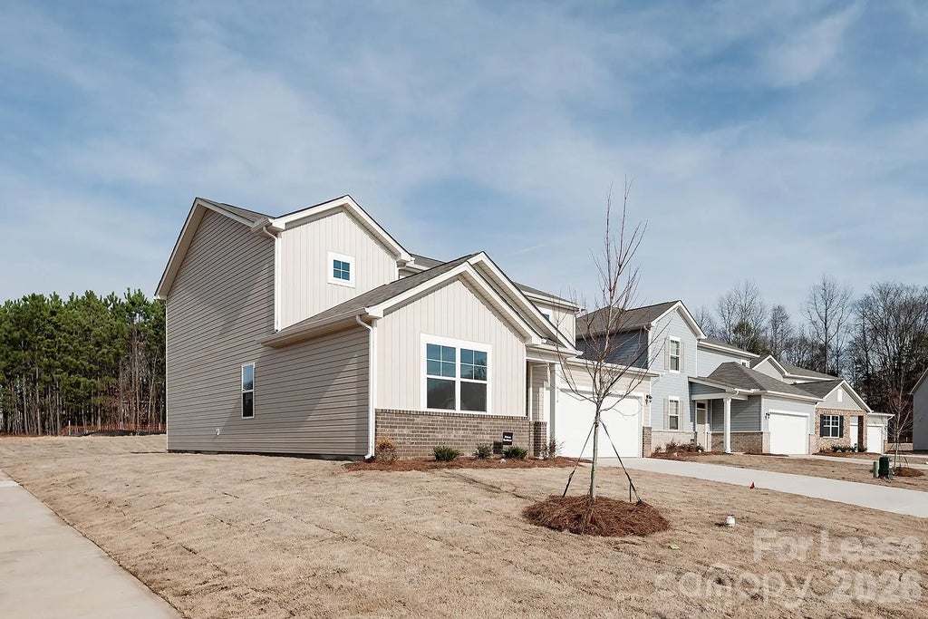 1014 Hanover Crossing Divide, Charlotte Property Listing: MLS® #4340338