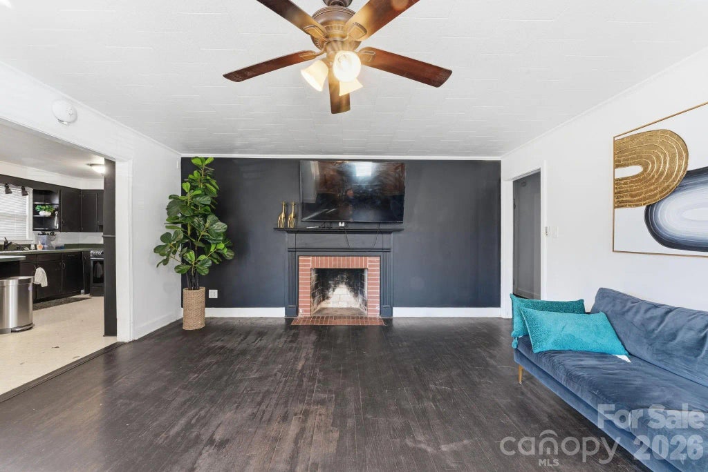 802 Chesterfield Avenue, Lancaster Property Listing: MLS® #4340603