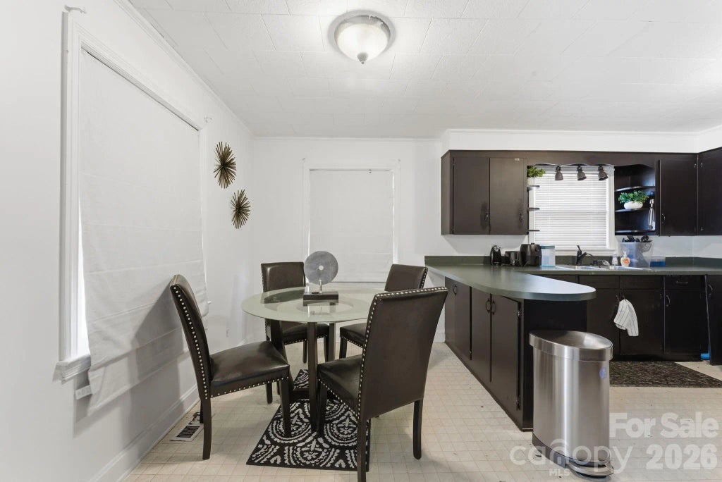 802 Chesterfield Avenue, Lancaster Property Listing: MLS® #4340603