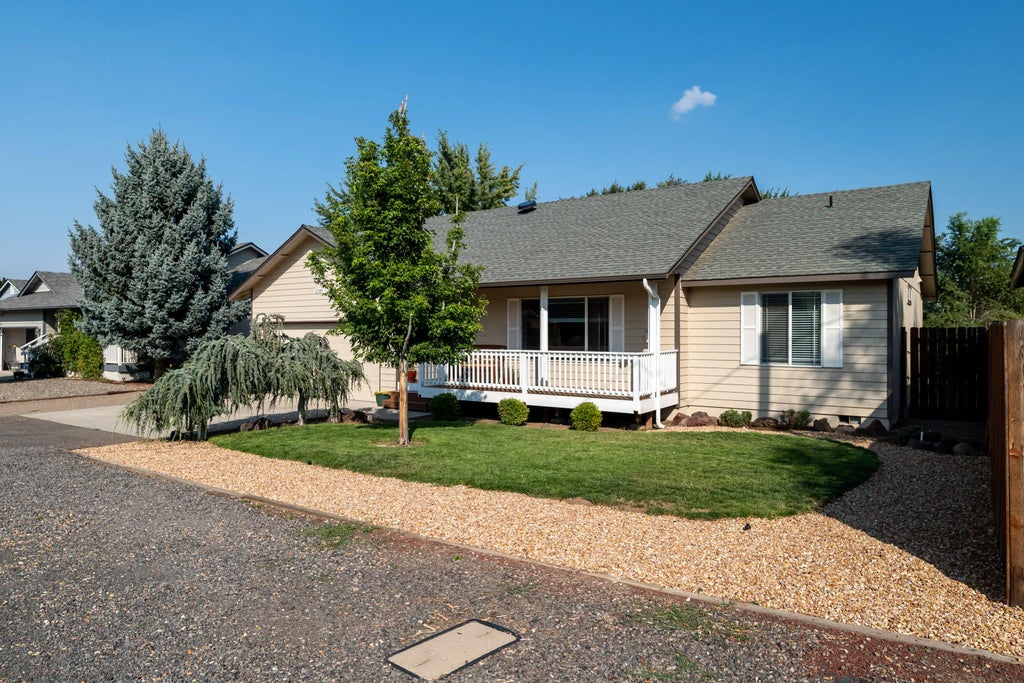 2240 Sw 24th Street, Redmond Property Listing: MLS® #220213213