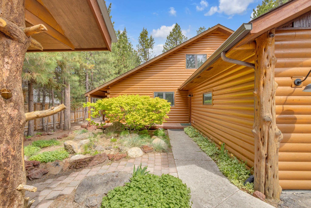 17175 Merganser Drive, Bend Property Listing: MLS® #220213063