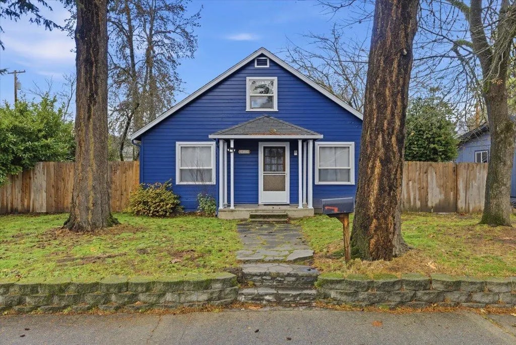 420 Sw Burgess Street, Grants Pass Property Listing: MLS® #220213141