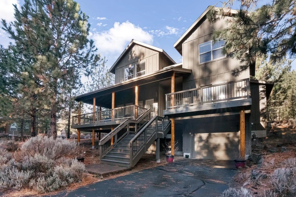 19672 Winter Wren Loop, Bend Property Listing: MLS® #220213161