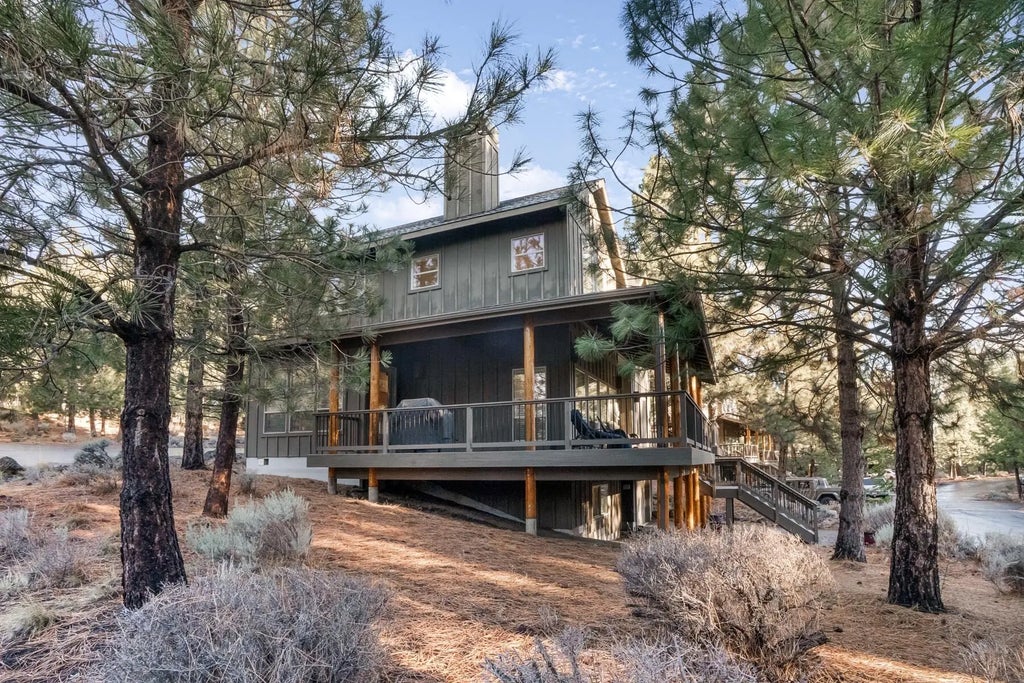 19672 Winter Wren Loop, Bend Property Listing: MLS® #220213161