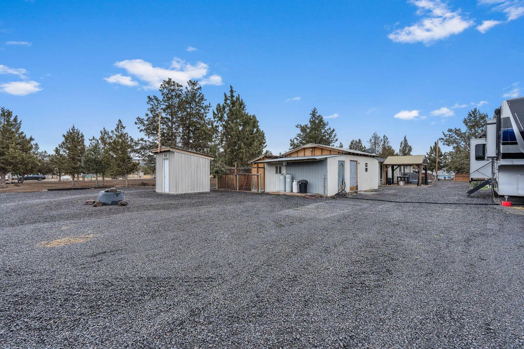 4229 Se Tillamook Loop, Prineville Property Listing: MLS® #220213562