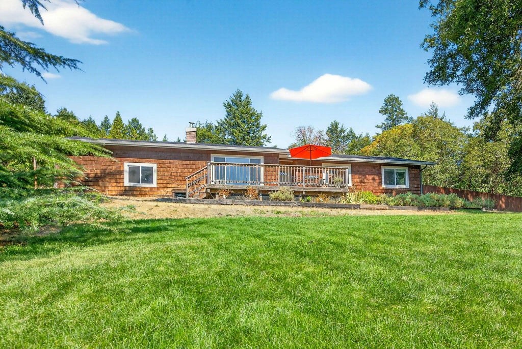 450 Crestview Loop, Grants Pass Property Listing: MLS® #220213189