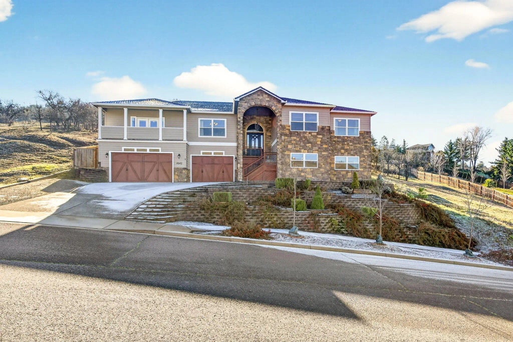 4642 Hathaway Drive, Medford Property Listing: MLS® #220213799