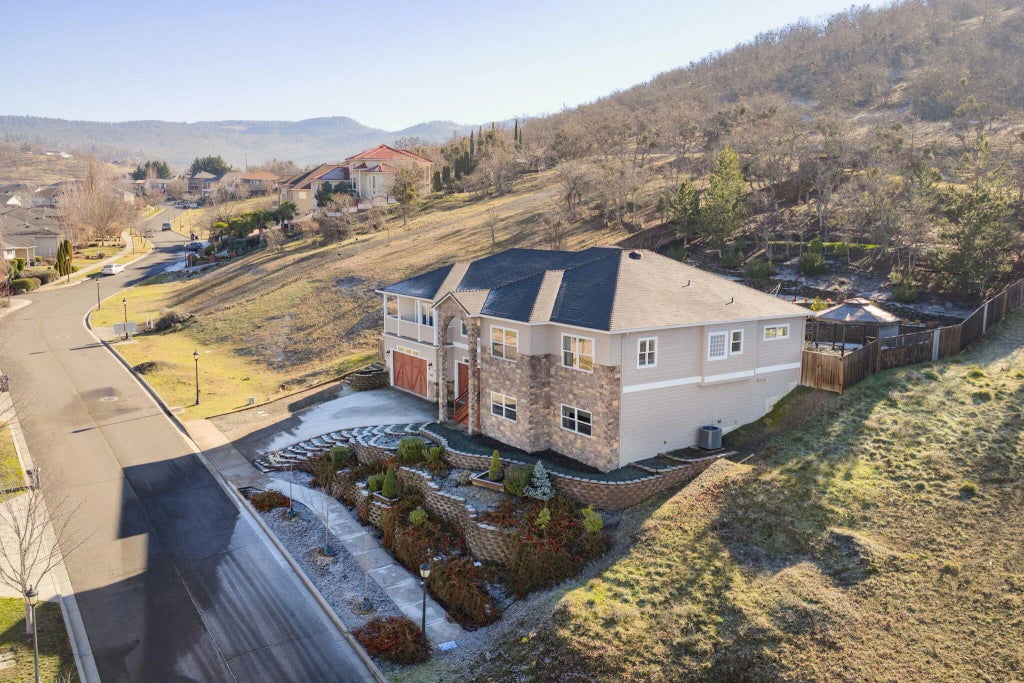 4642 Hathaway Drive, Medford Property Listing: MLS® #220213799