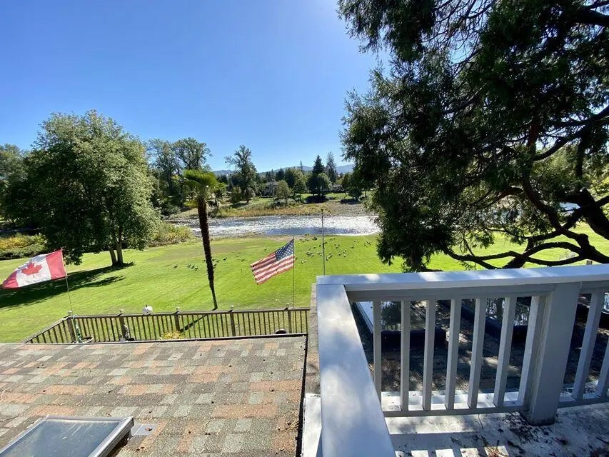 955 Sw Rogue River Avenue, Grants Pass Property Listing: MLS® #220213555