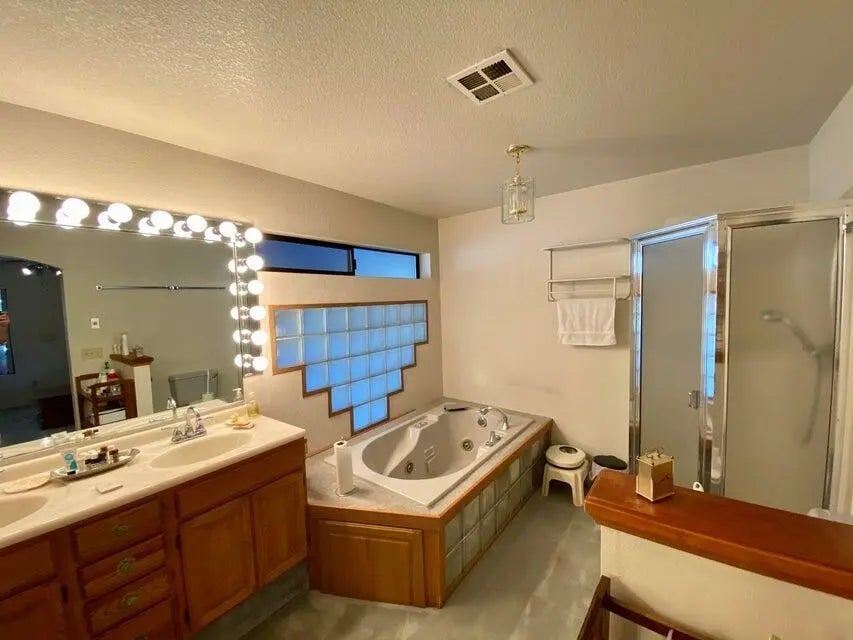 955 Sw Rogue River Avenue, Grants Pass Property Listing: MLS® #220213555