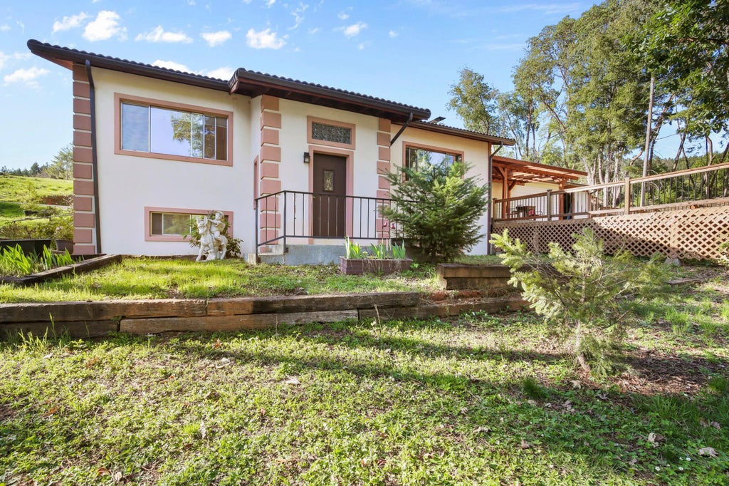 4884 Lower Grave Creek Road, Wolf Creek Property Listing: MLS® #220214202